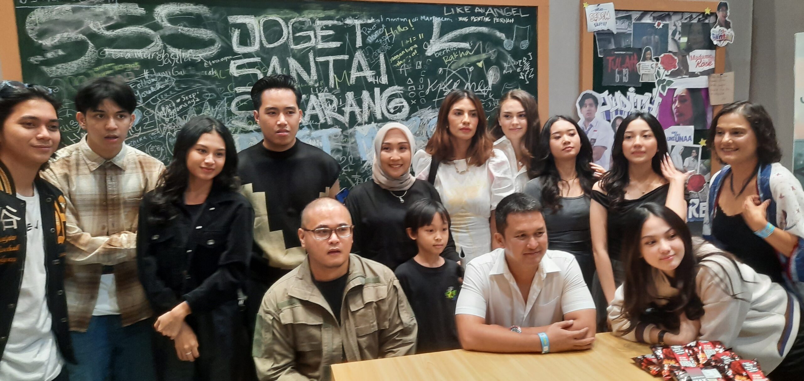 MAXstream hadirkan tiga serial originals drama remaja, keluarga hingga ...