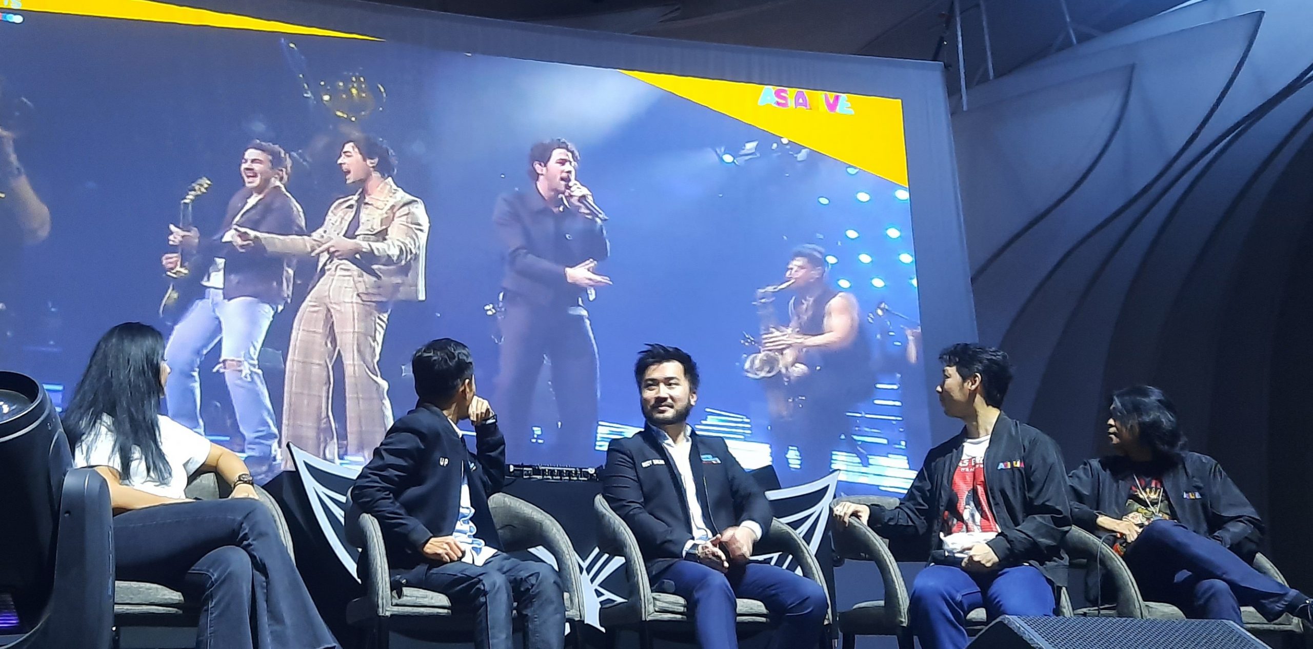 Rudy Salim, konser Jonas Brother menampilkan pertunjukkan yang ...