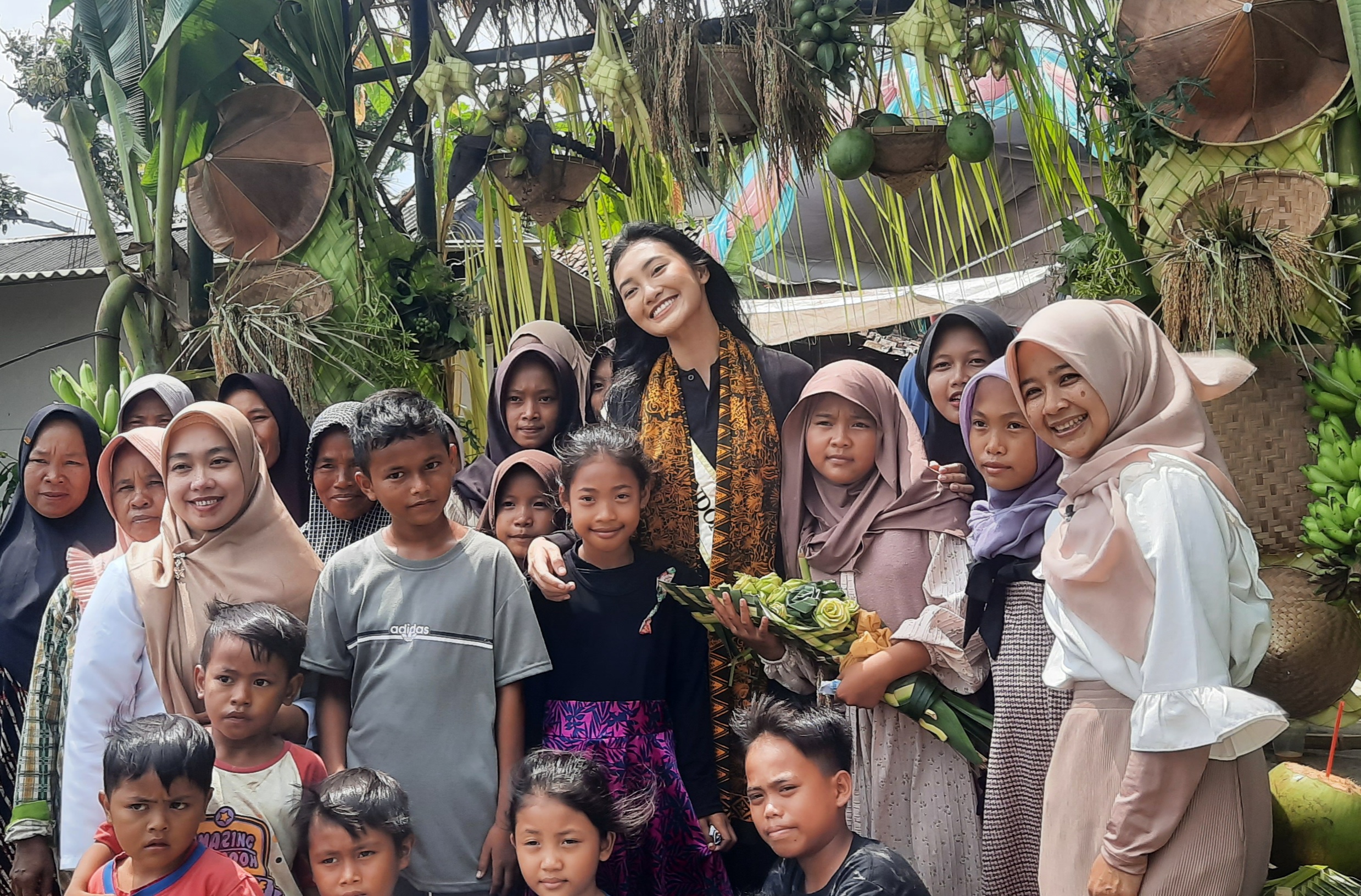 Monica Kezia Sembiring Ketika Memberi Edukasi Anak-Anak di Kampung ...
